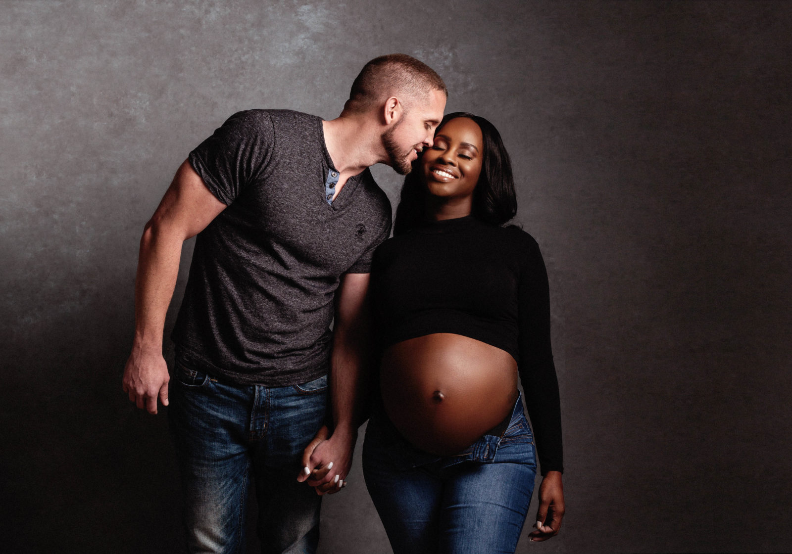 Top Tips for Taking Lovely Pregnant Couple Pictures